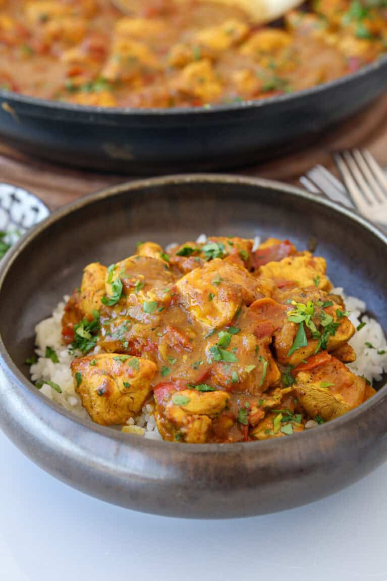 Quick and Easy Chicken Curry Recipe - The Cooking Foodie