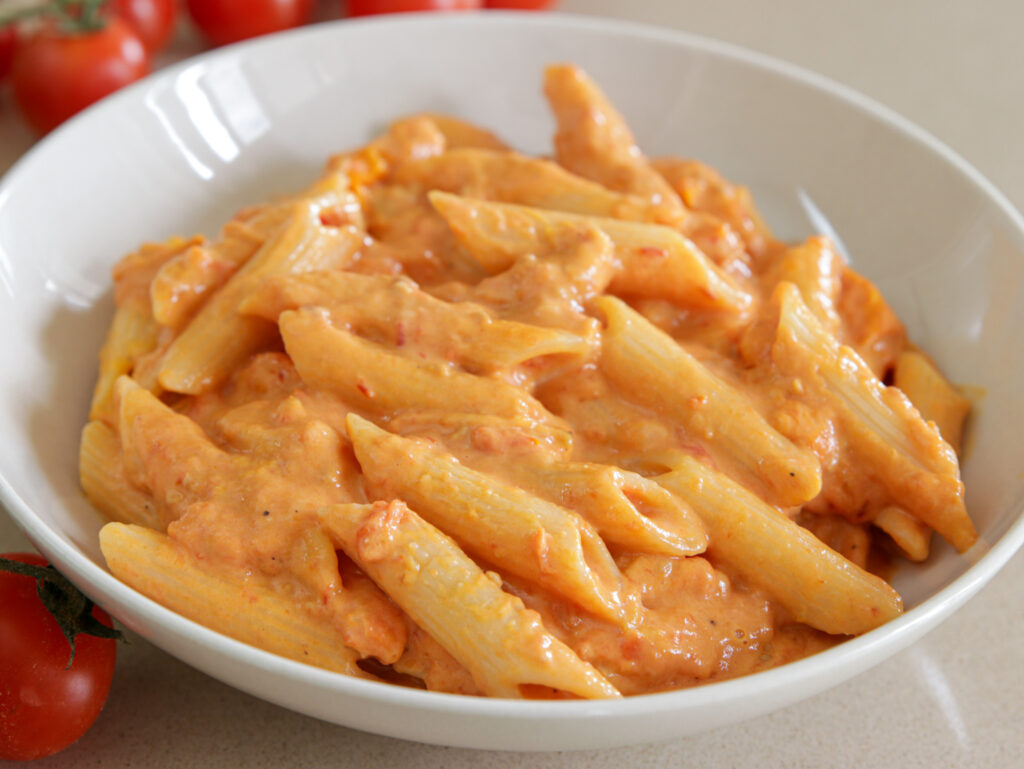 Rose Pasta Recipe (Pink Sauce Pasta) - The Cooking Foodie