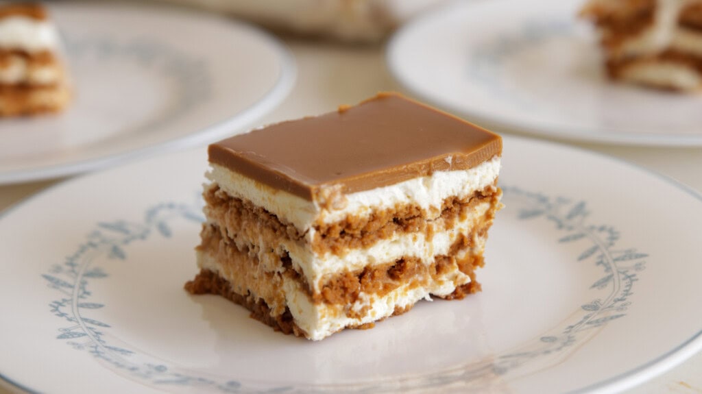 Snickers Cake Recipe - The Cooking Foodie