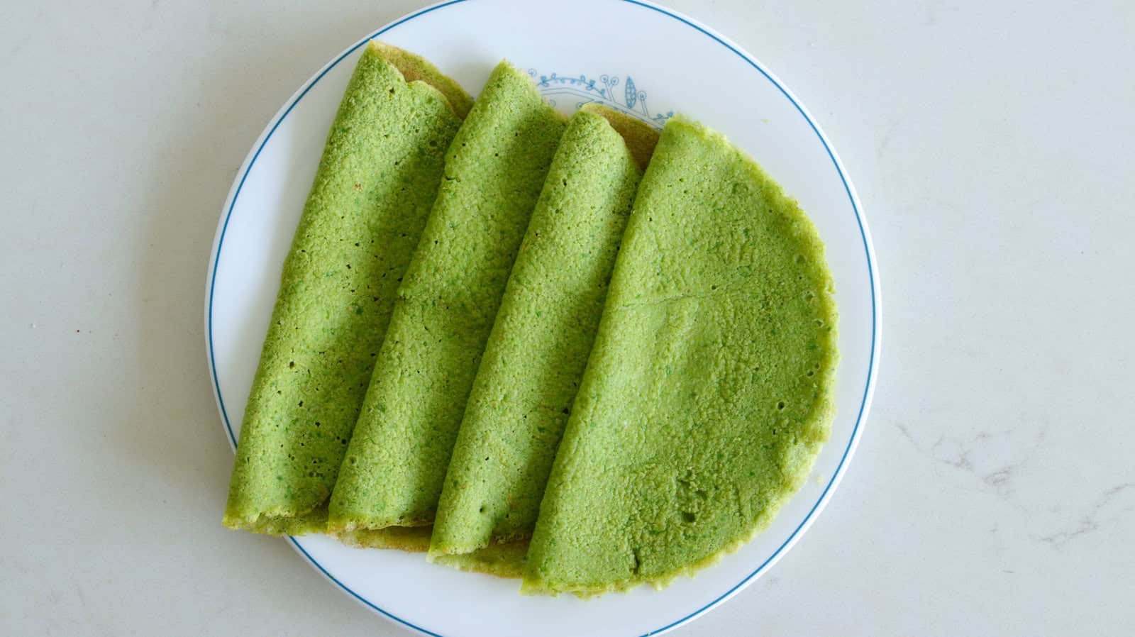 Healthy Oatmeal Spinach Crepes - The Cooking Foodie