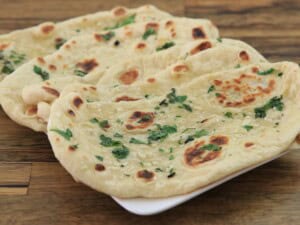 Garlic Naan Recipe - The Cooking Foodie