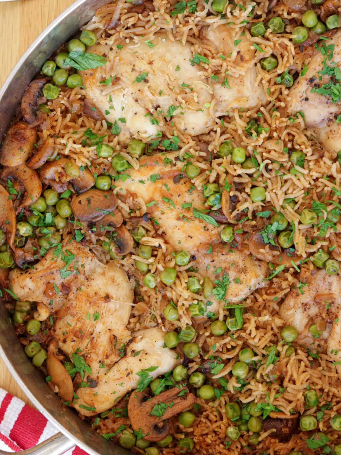 Easy One Pot Chicken and Rice with Vegetables - The Cooking Foodie