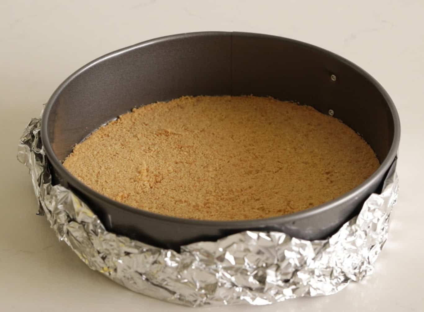 How (& Why) to Make a Water Bath for Cheesecake - The Cooking Foodie