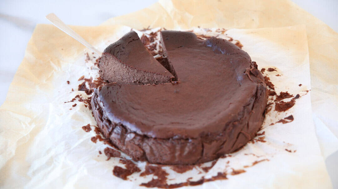 2-Ingredient Chocolate Mousse Recipe - The Cooking Foodie
