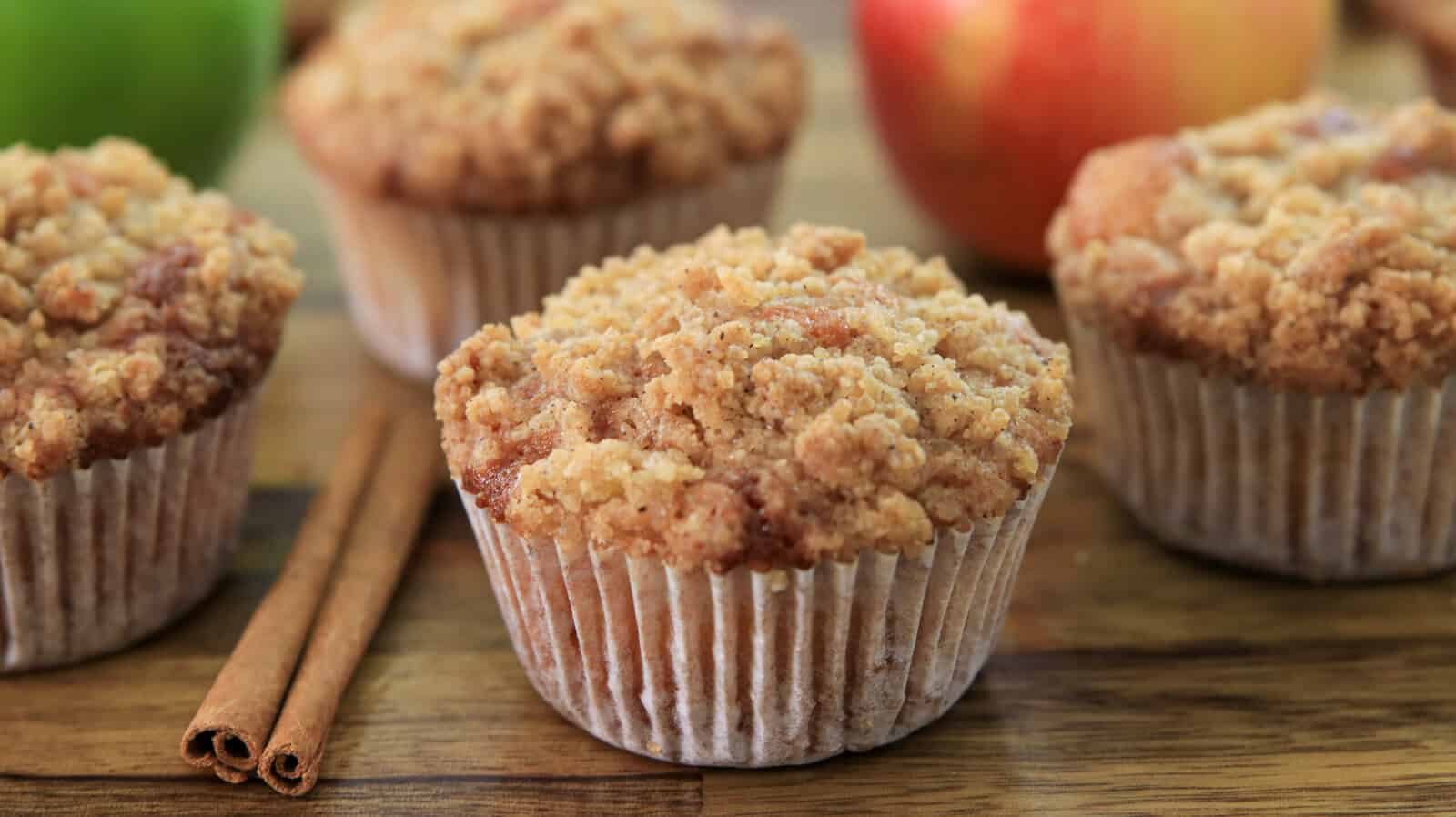 Easy Apple Crumble Muffins Recipe - The Cooking Foodie