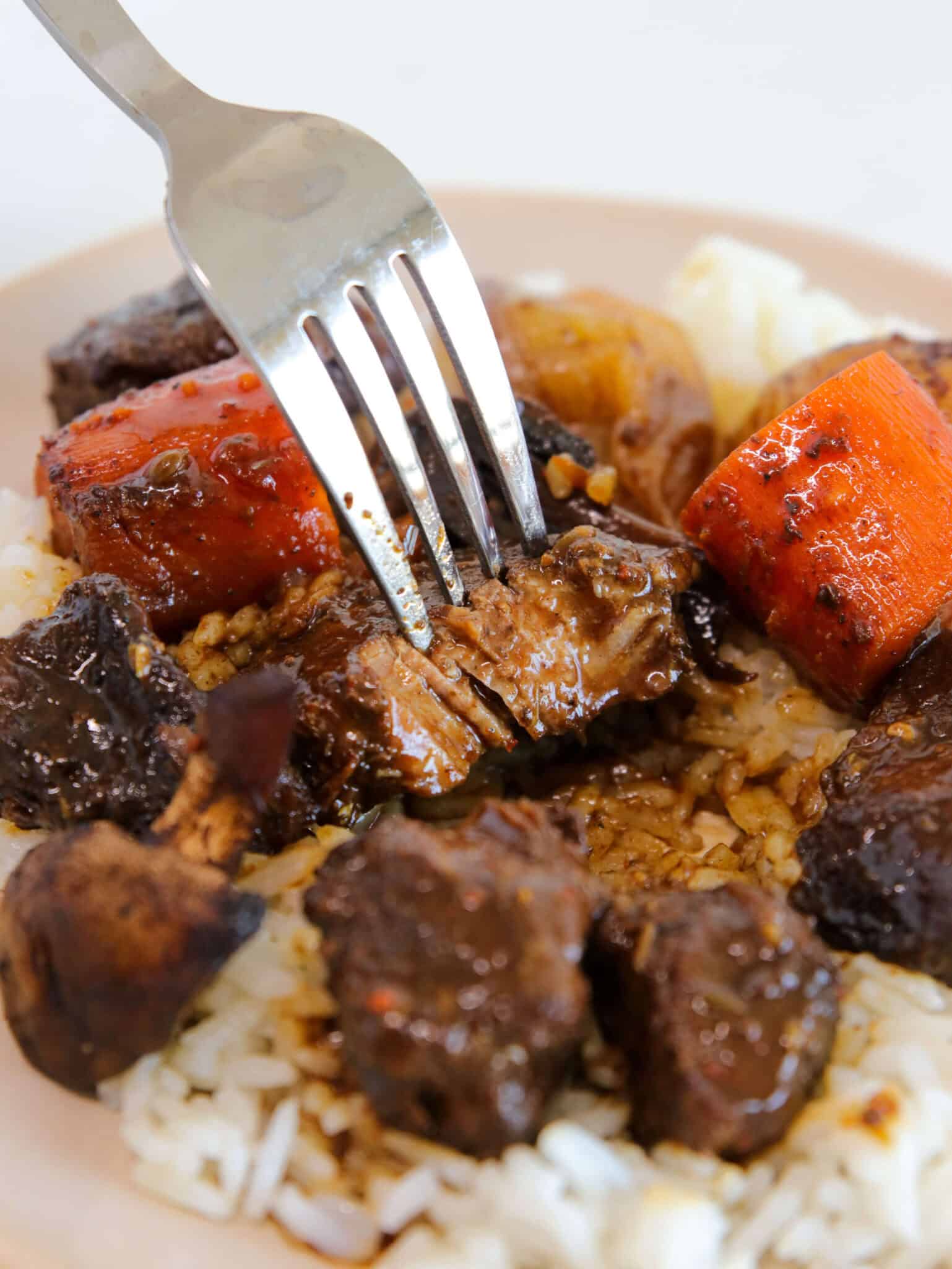 Tender Oven Braised Beef Cubes Stew (So Easy!) - The Cooking Foodie
