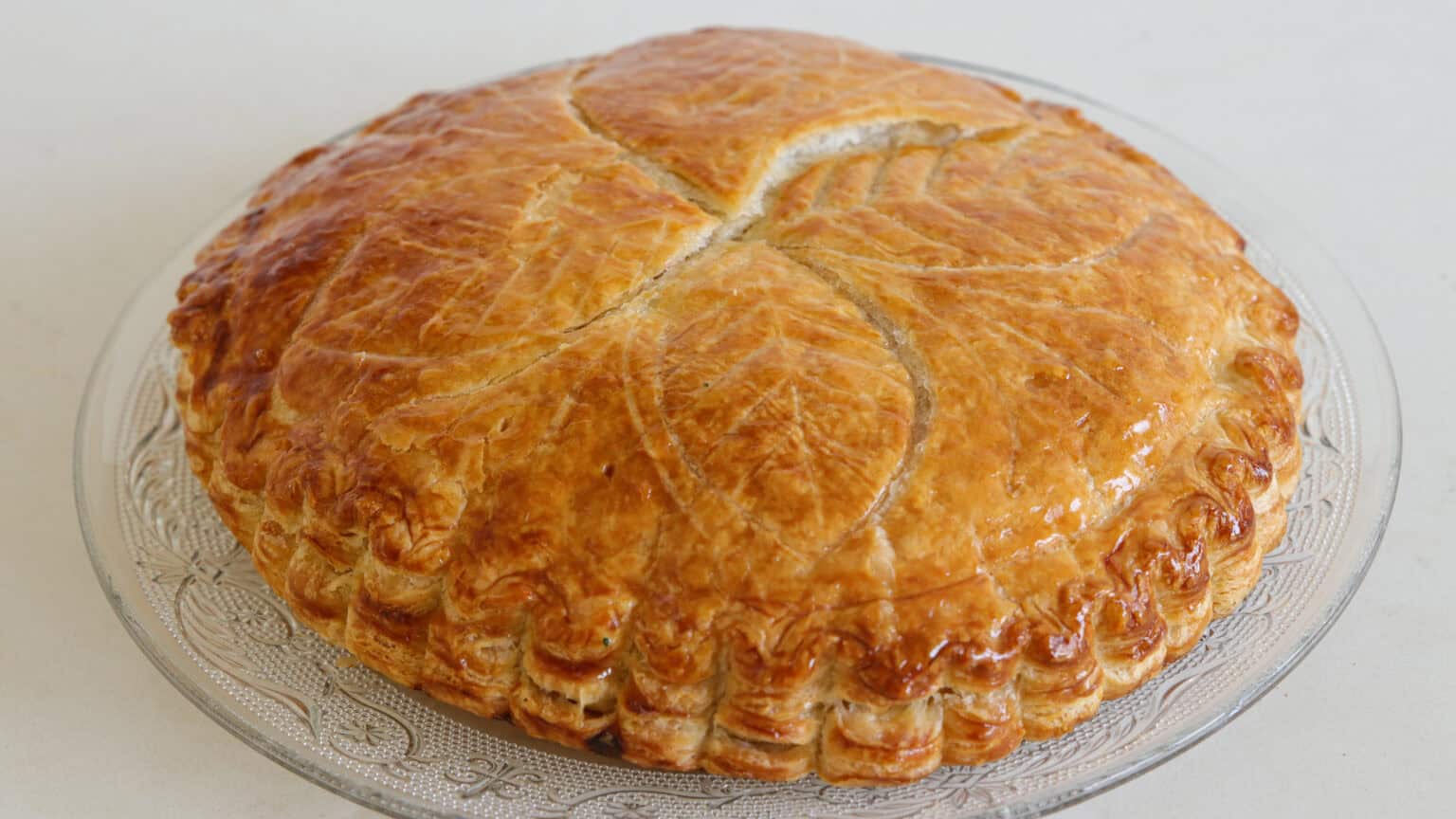 Galette des Rois (Traditional French King’s Cake Recipe) - The Cooking ...